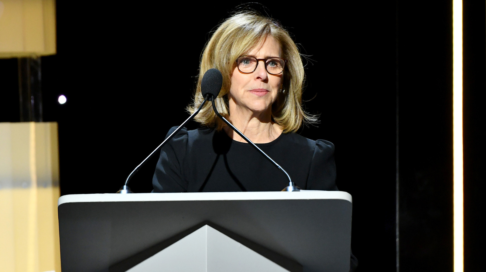 Nancy Meyers-Inspired Garden Trends To Adopt In 2026