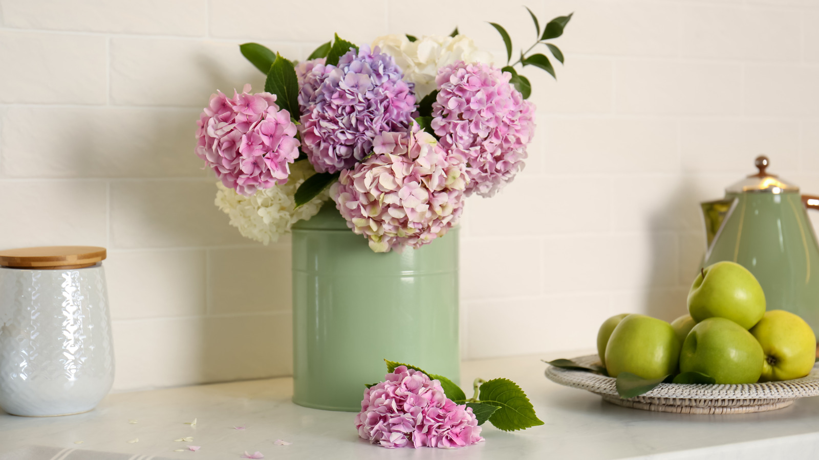 The Easy Way To Bring Wilting Hydrangea Blooms Back To Life